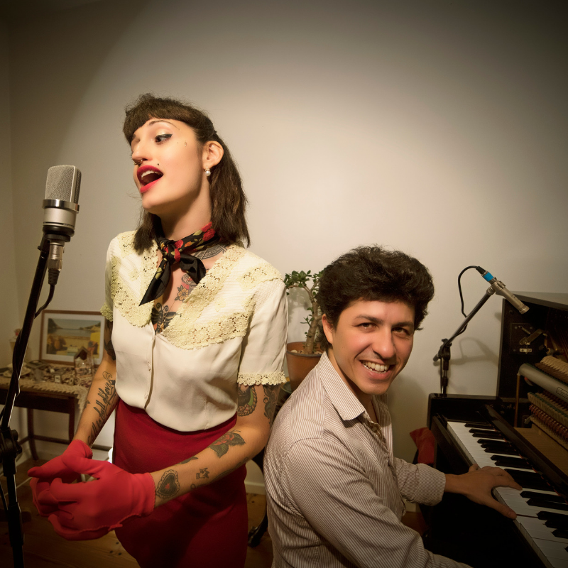 Mel Muñiz & Rodrigo Nuñez presentan «Azúcar de Hong Kong» ‹ Café Vinilo